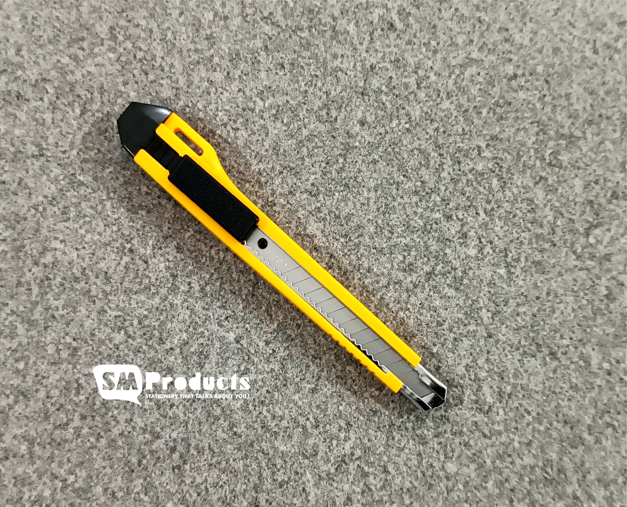 Deli E2031 Anti Cutter – 01 Pc – SM Products