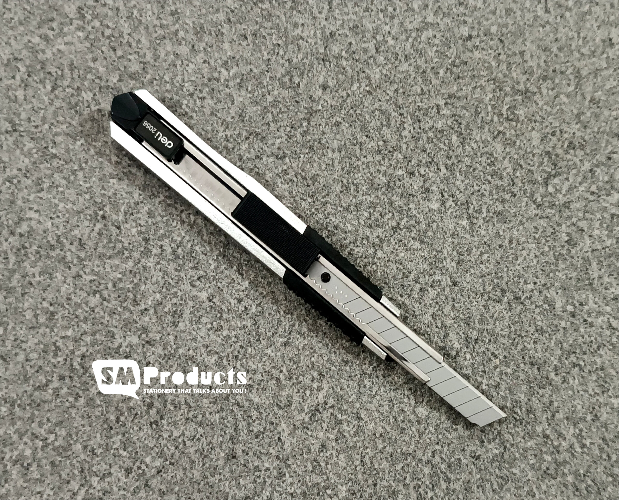 Deli E2056 Anti Cutter – 01 Pc – SM Products